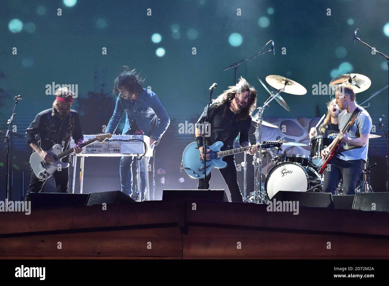 Foo fighters perform on stage hi-res stock photography and images - Alamy