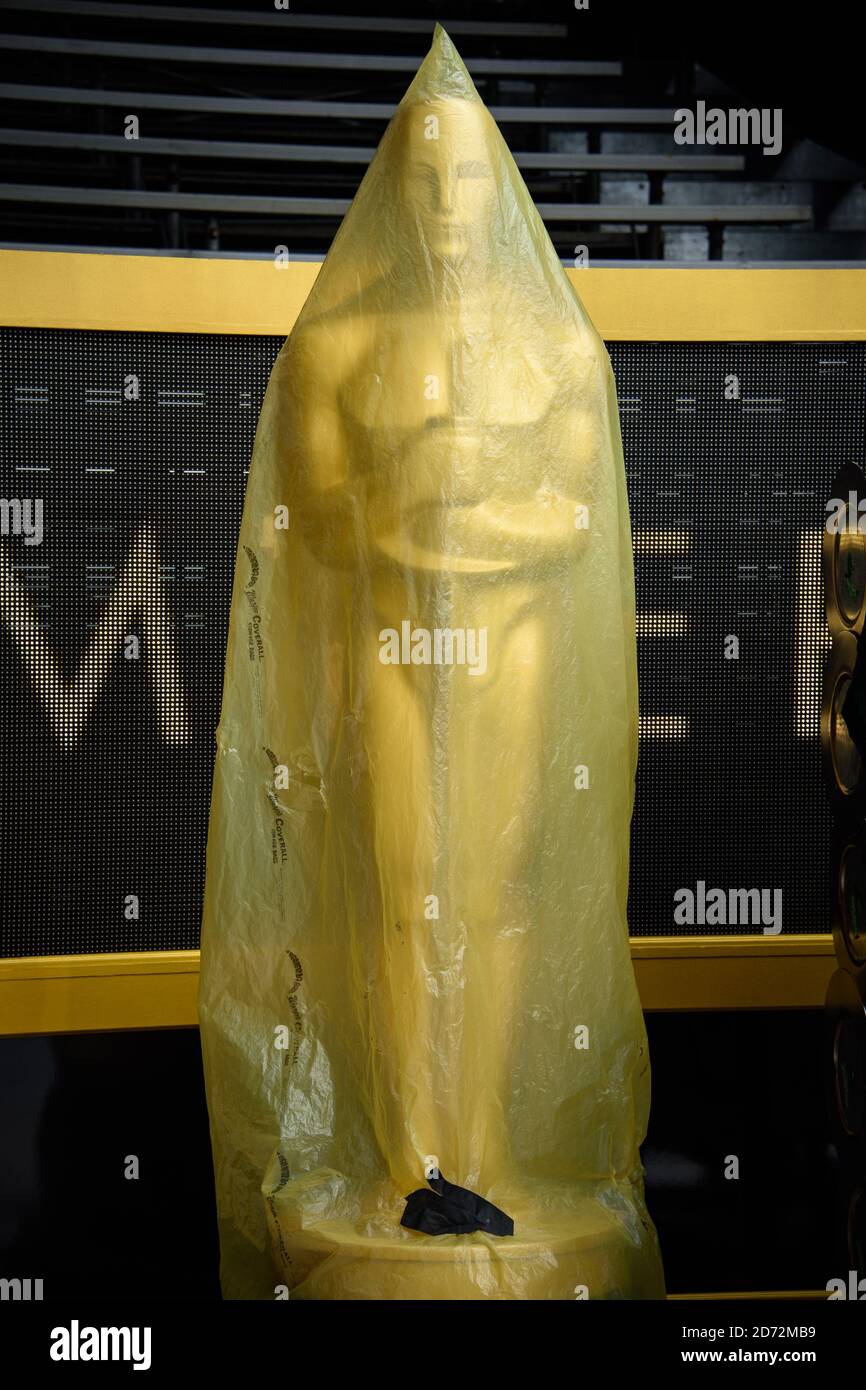 Oscar statue in hollywood boulevard hi-res stock photography and images ...