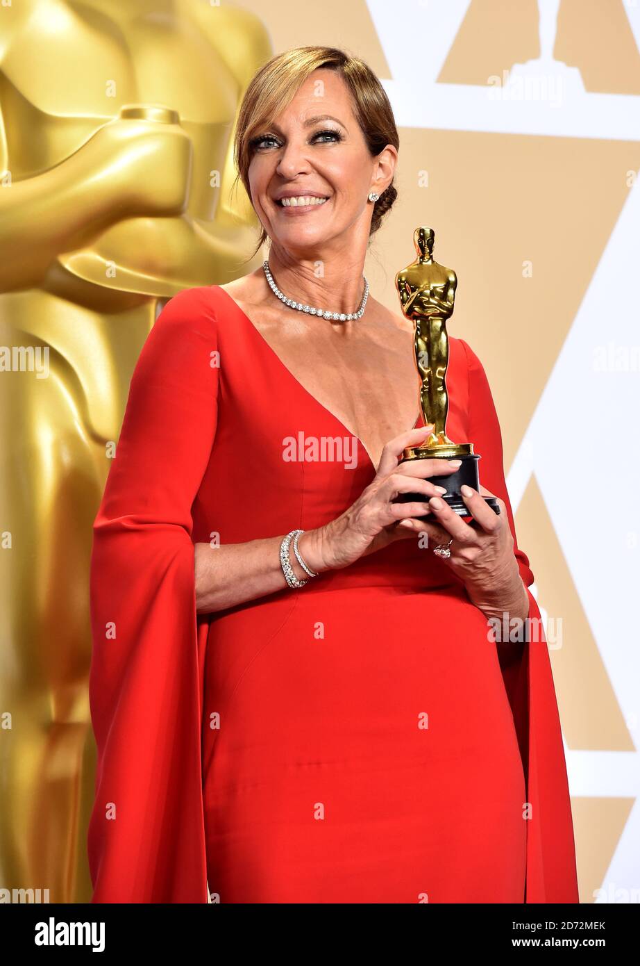 Allison Janney with her Best Supporting Actress Oscar for I, Tonya in ...