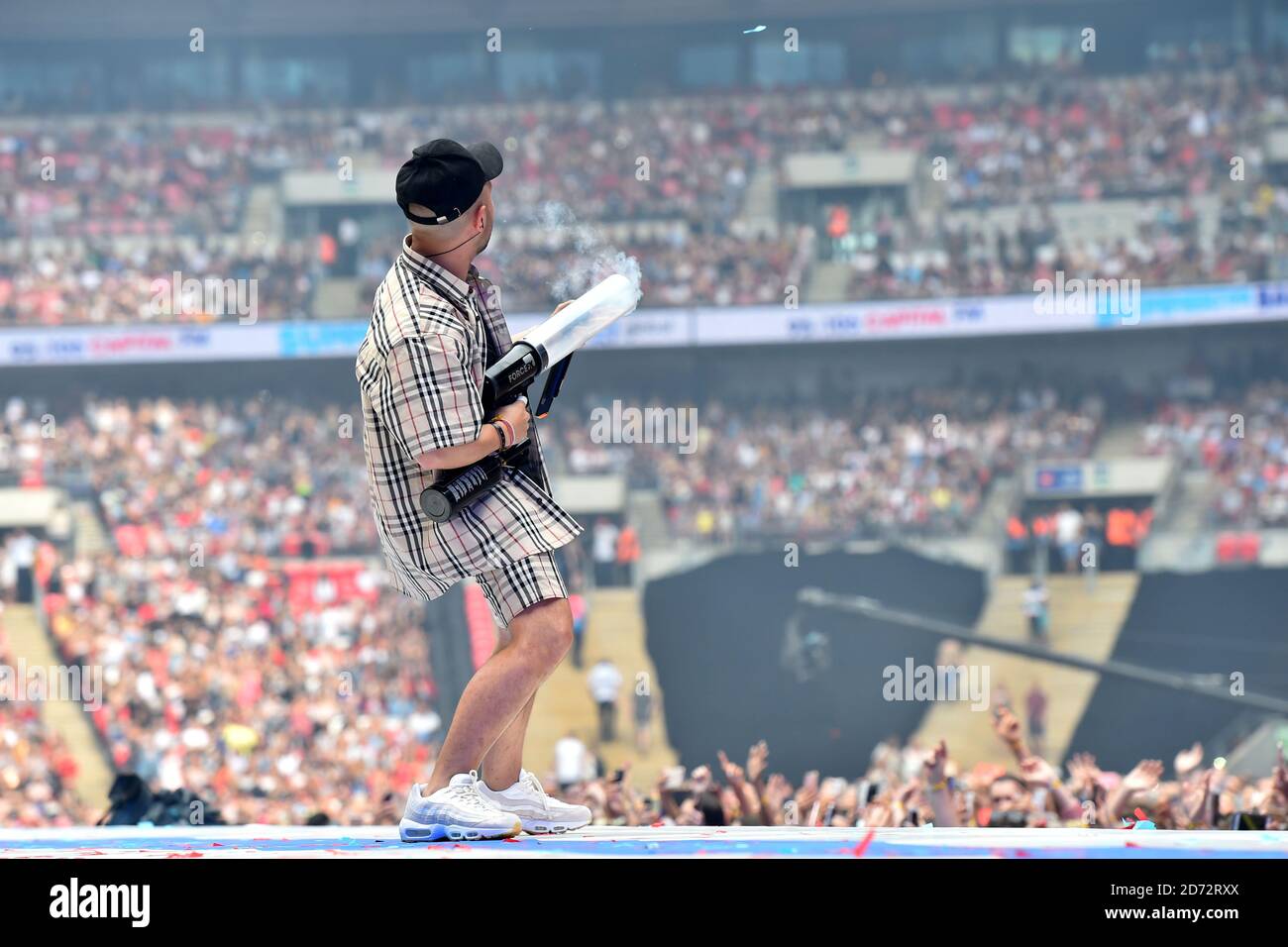 Jax jones summertime ball hi-res stock photography and images - Alamy