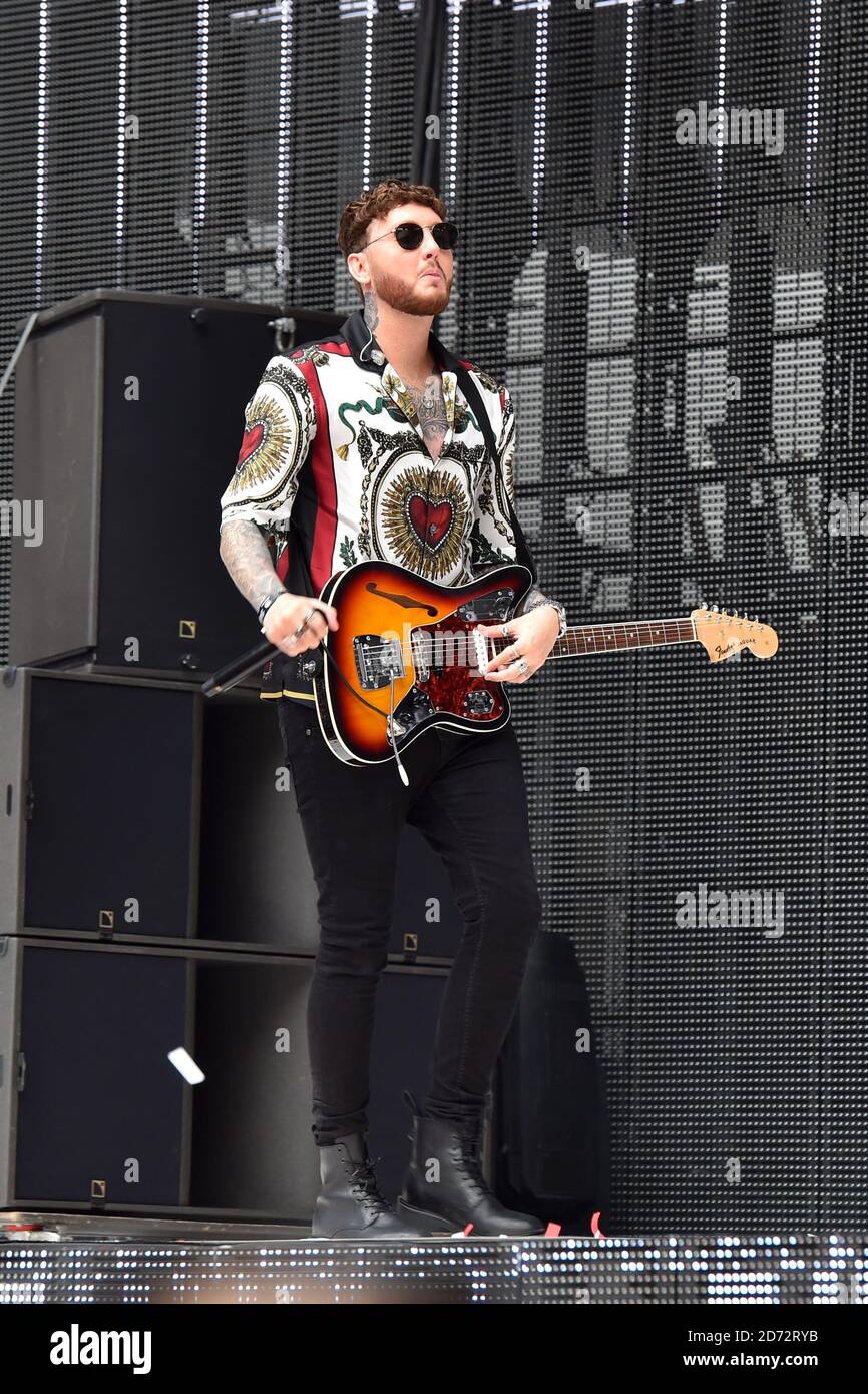 James arthur on stage hi-res stock photography and images - Alamy