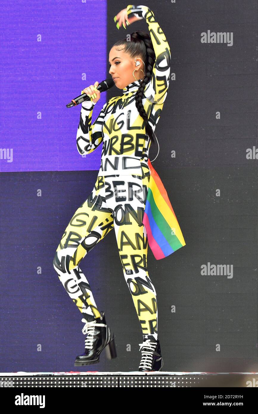 Mabel musician hi-res stock photography and images - Alamy