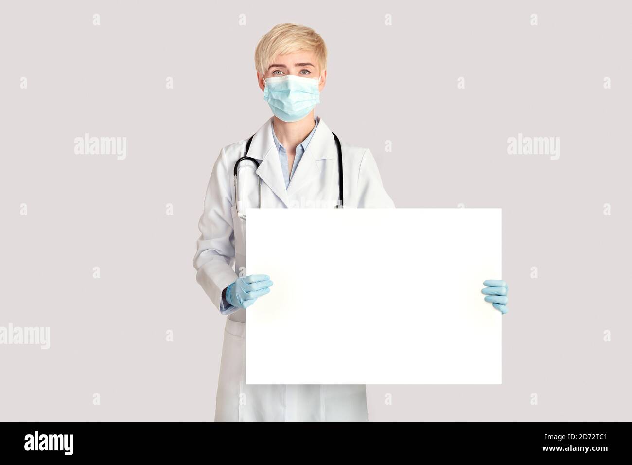 Doctor paper mask hi-res stock photography and images - Alamy