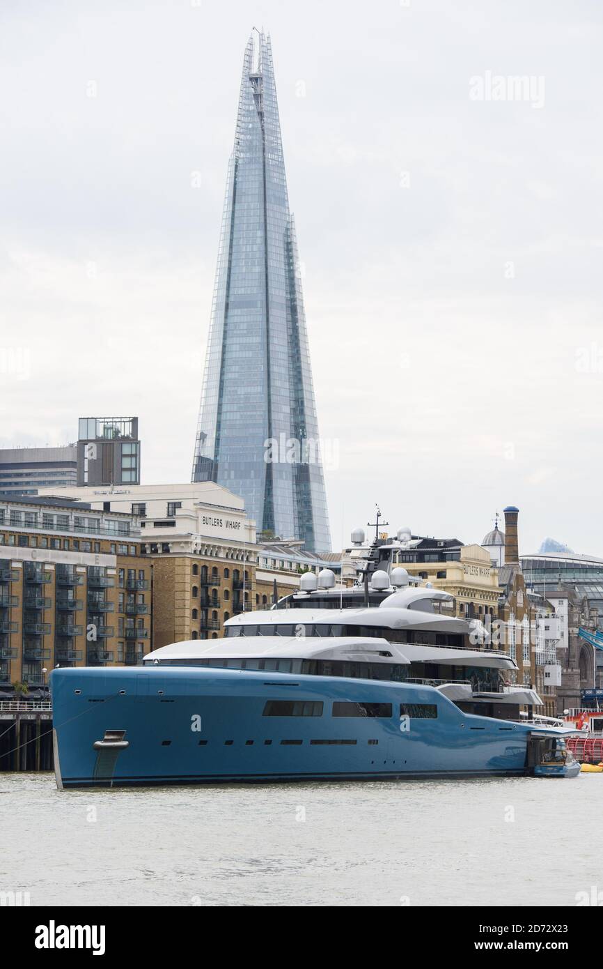 Joe lewis yacht aviva hi-res stock photography and images - Alamy