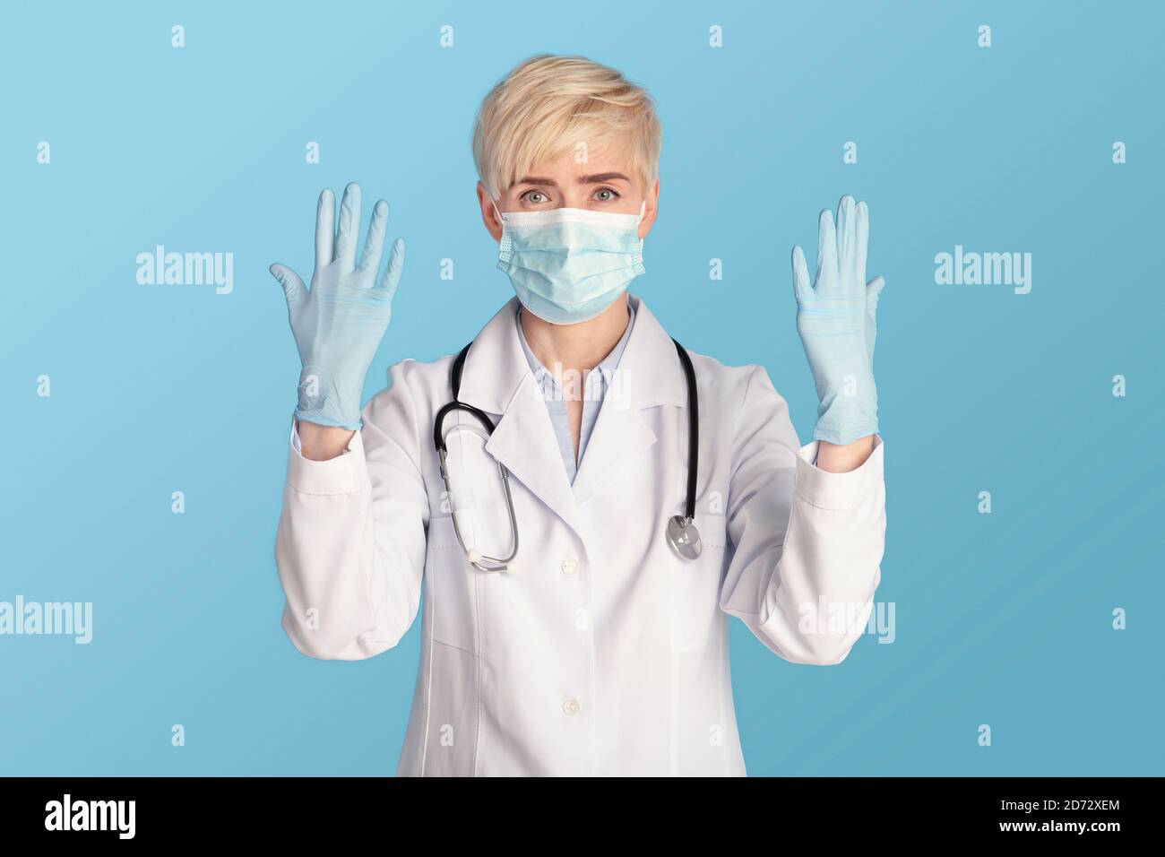 Epidemic covid-19 and medical worker save patient life Stock Photo - Alamy