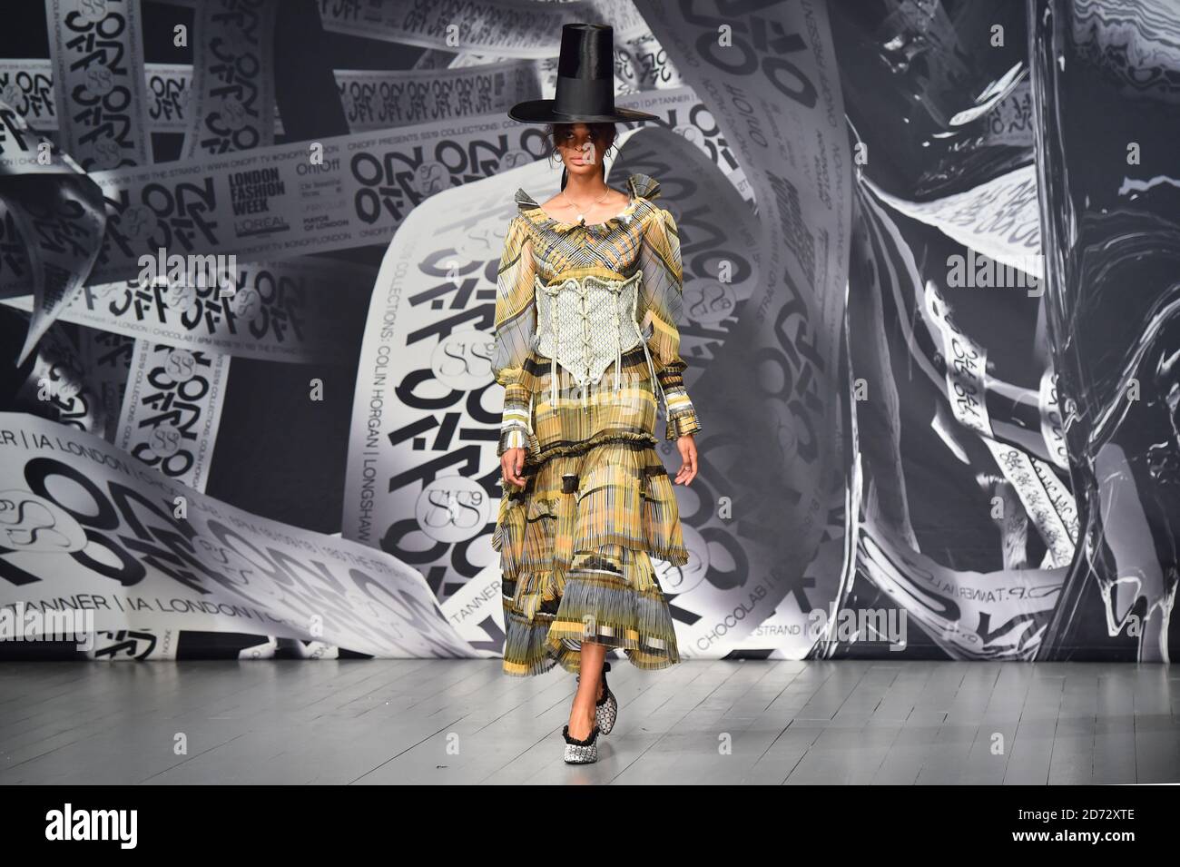 Lfw2018collection hi-res stock photography and images - Alamy