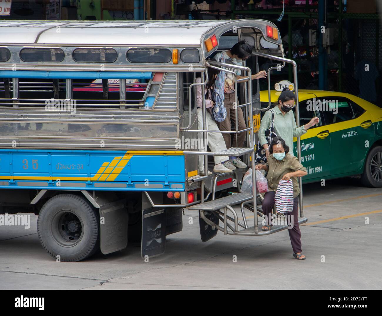 Thailand bus hi-res stock photography and images - Alamy