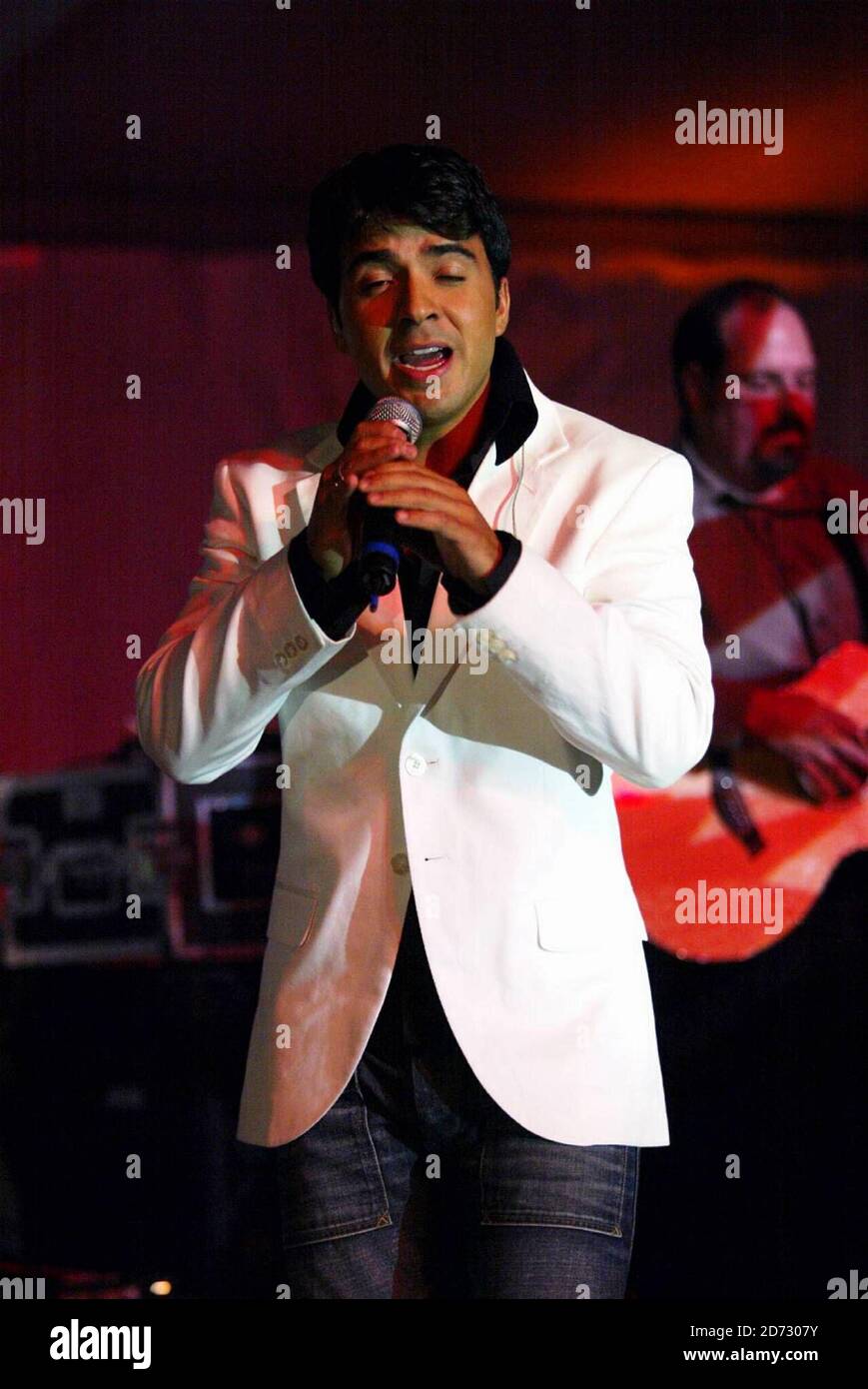 Luis fonsi 2004 hi-res stock photography and images - Alamy