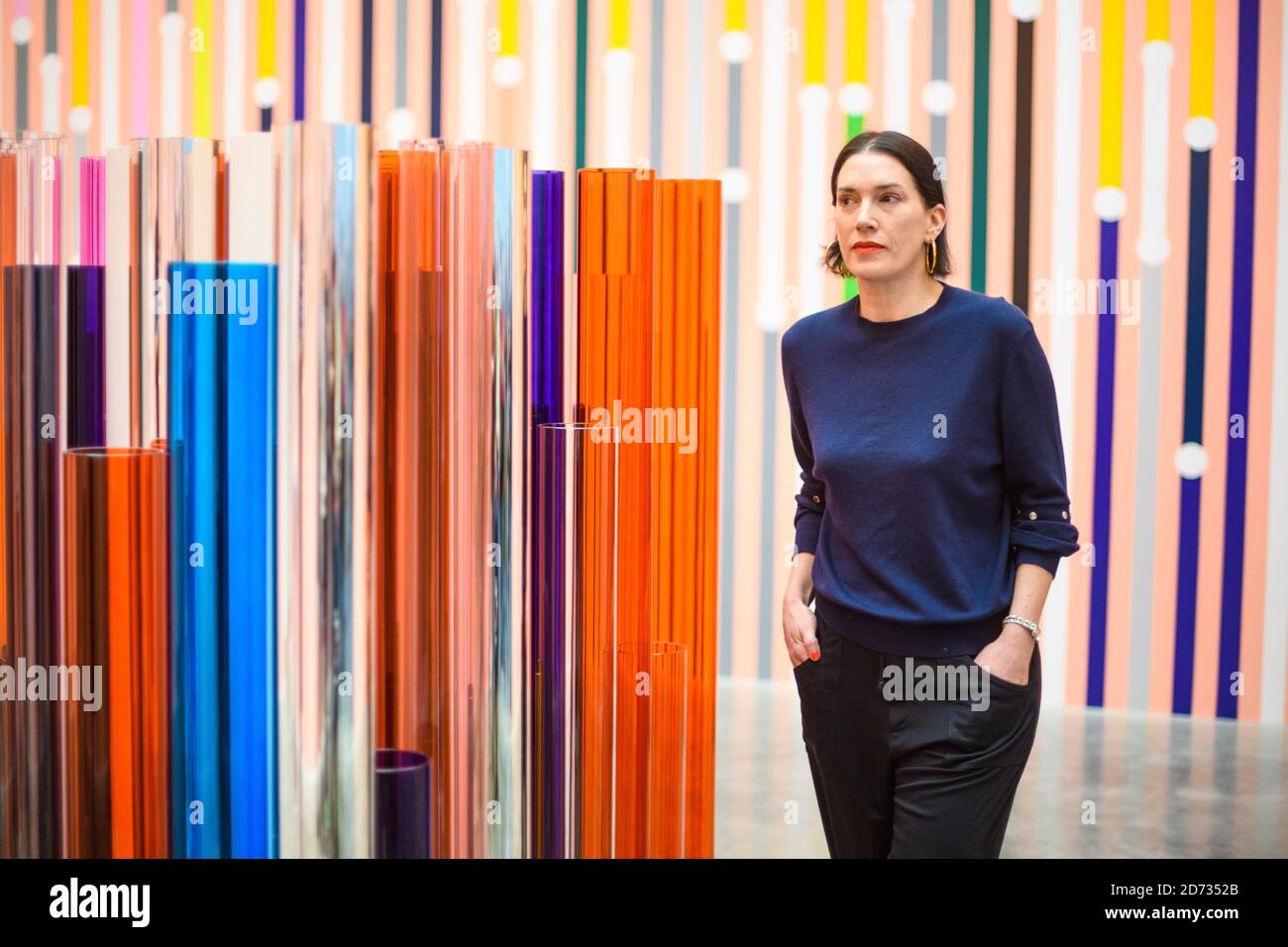 Sarah morris artist hi-res stock photography and images - Alamy