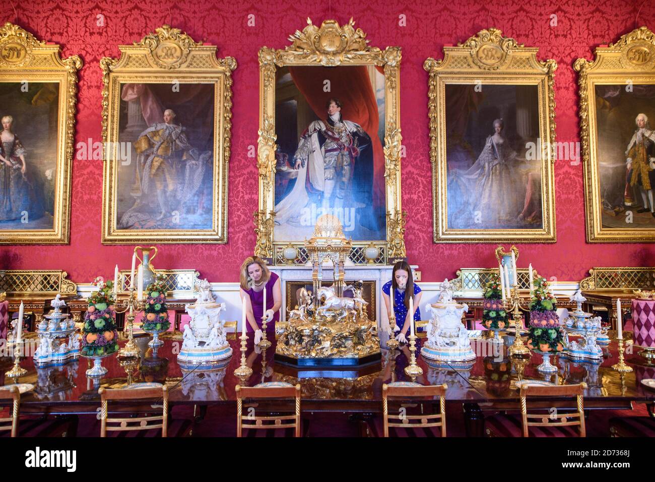 Buckingham palace queen victoria dinner hi-res stock photography and ...