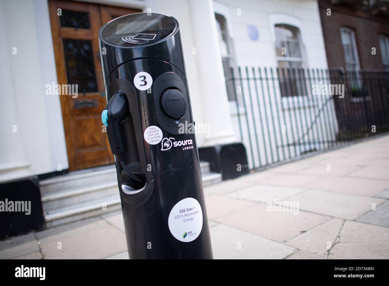 Parking bay for electic vehicles hi-res stock photography and images ...