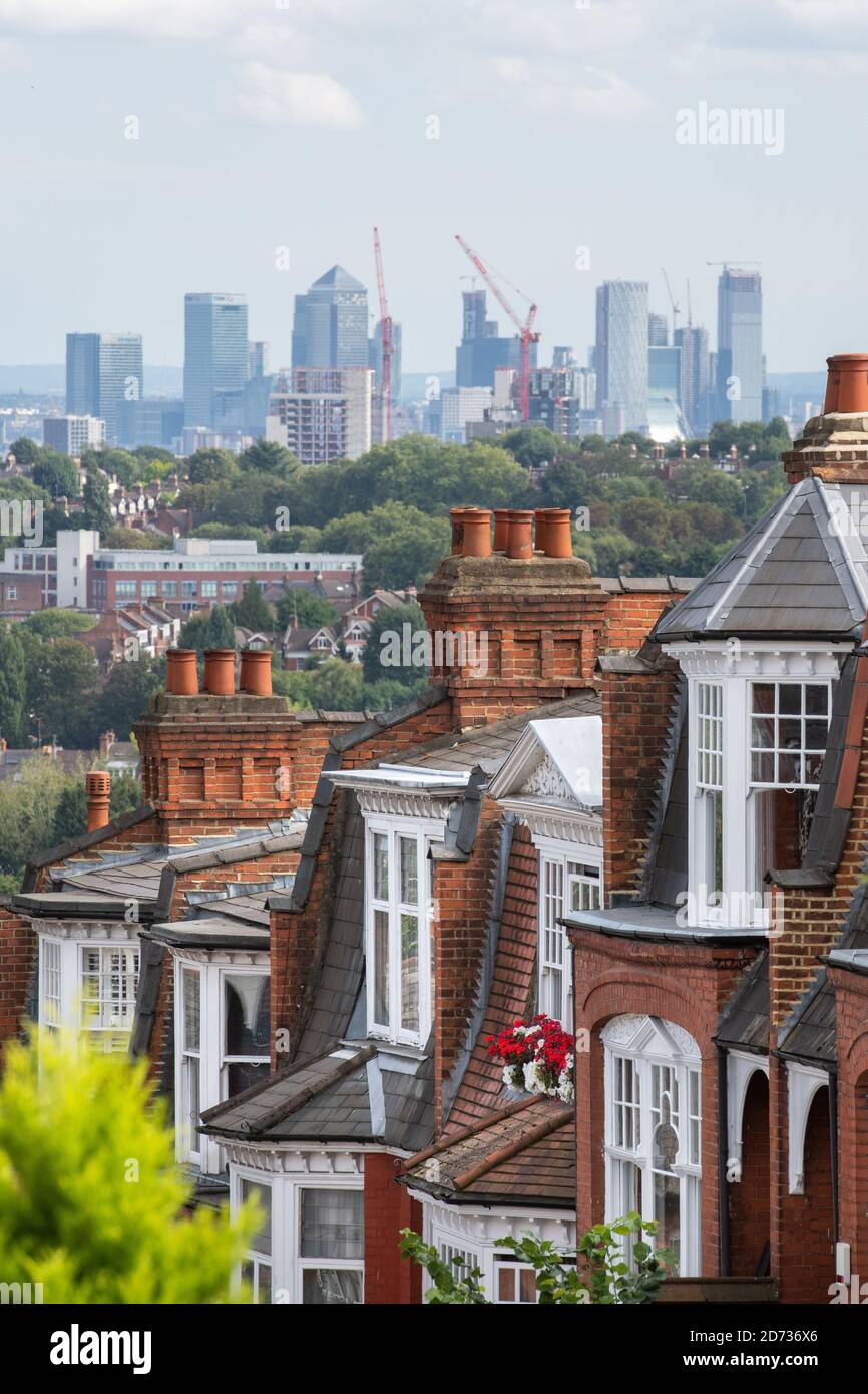 General view of Victorian housing and the Canary Wharf skyline in ...