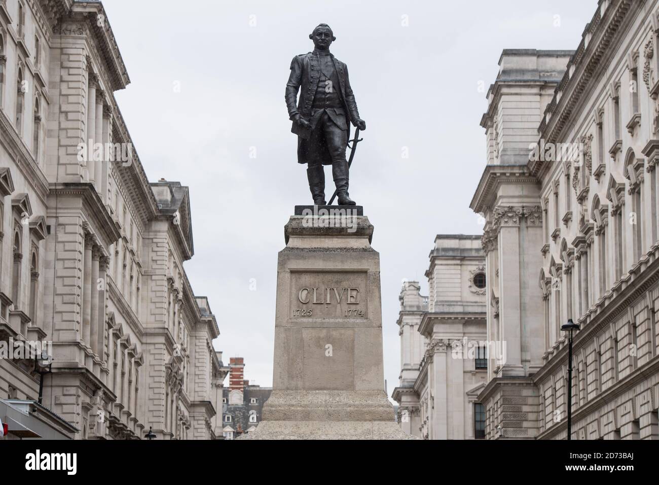 Clive of india statue whitehall hi-res stock photography and images - Alamy