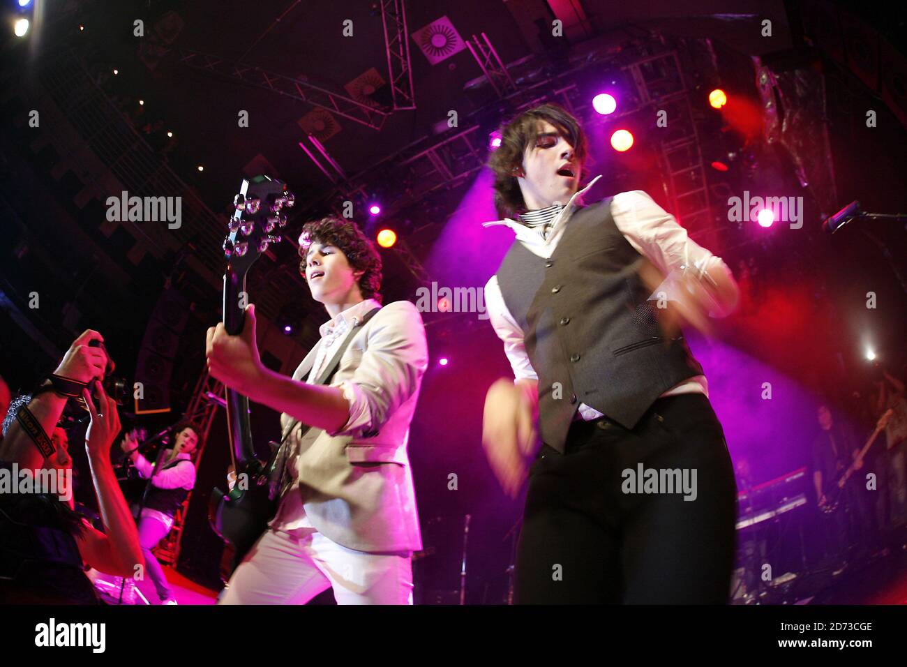 Jonas brothers live in concert hi-res stock photography and images - Alamy