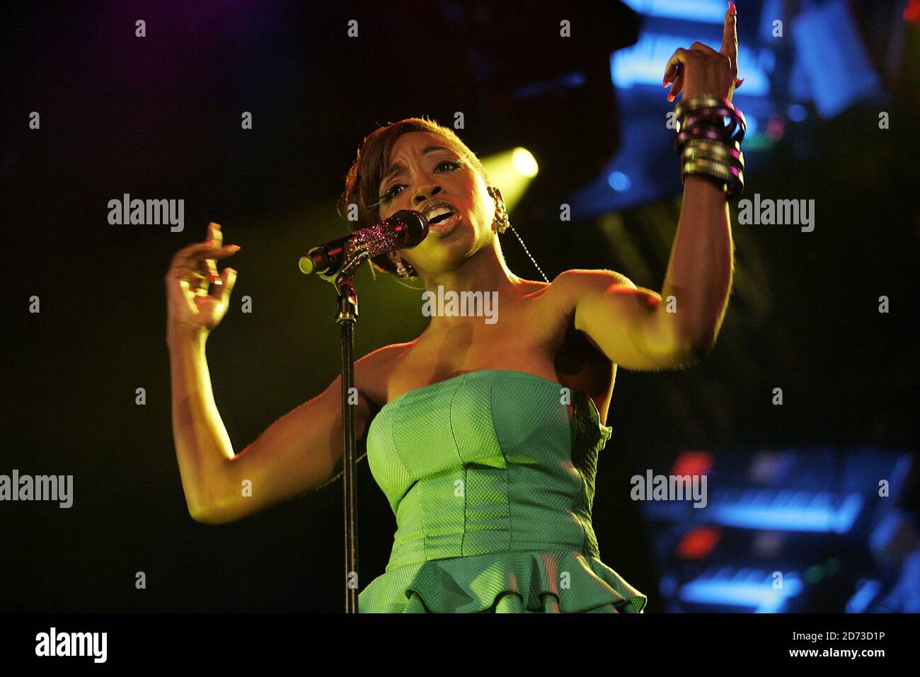 Estelle performs on stage hi-res stock photography and images - Alamy