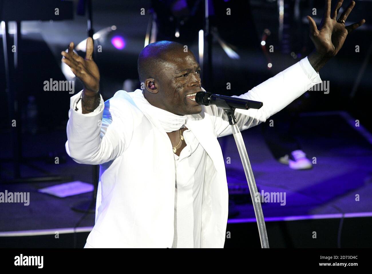 Seal in concert hi-res stock photography and images - Alamy