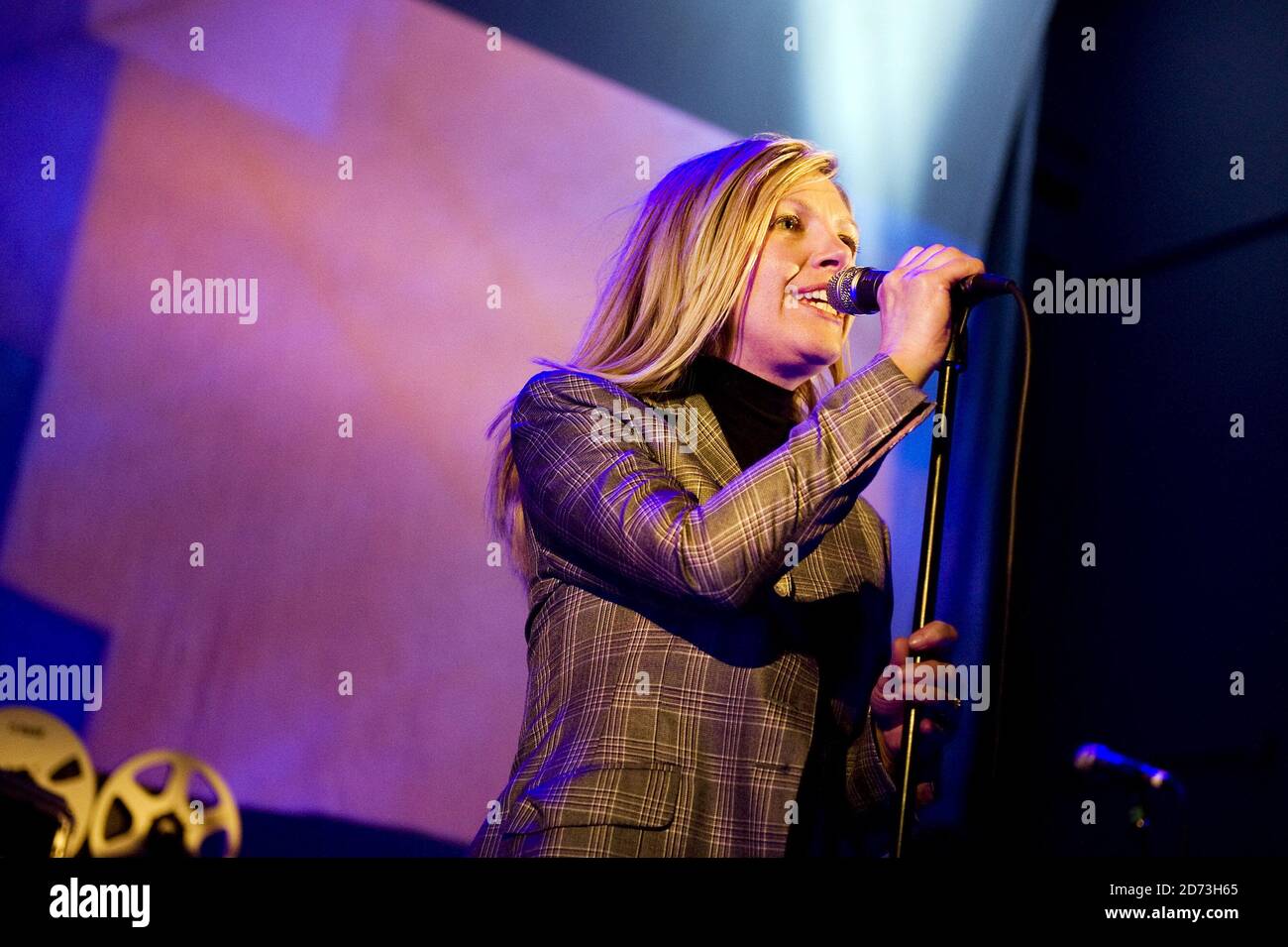 Sarah cracknell hi-res stock photography and images - Alamy