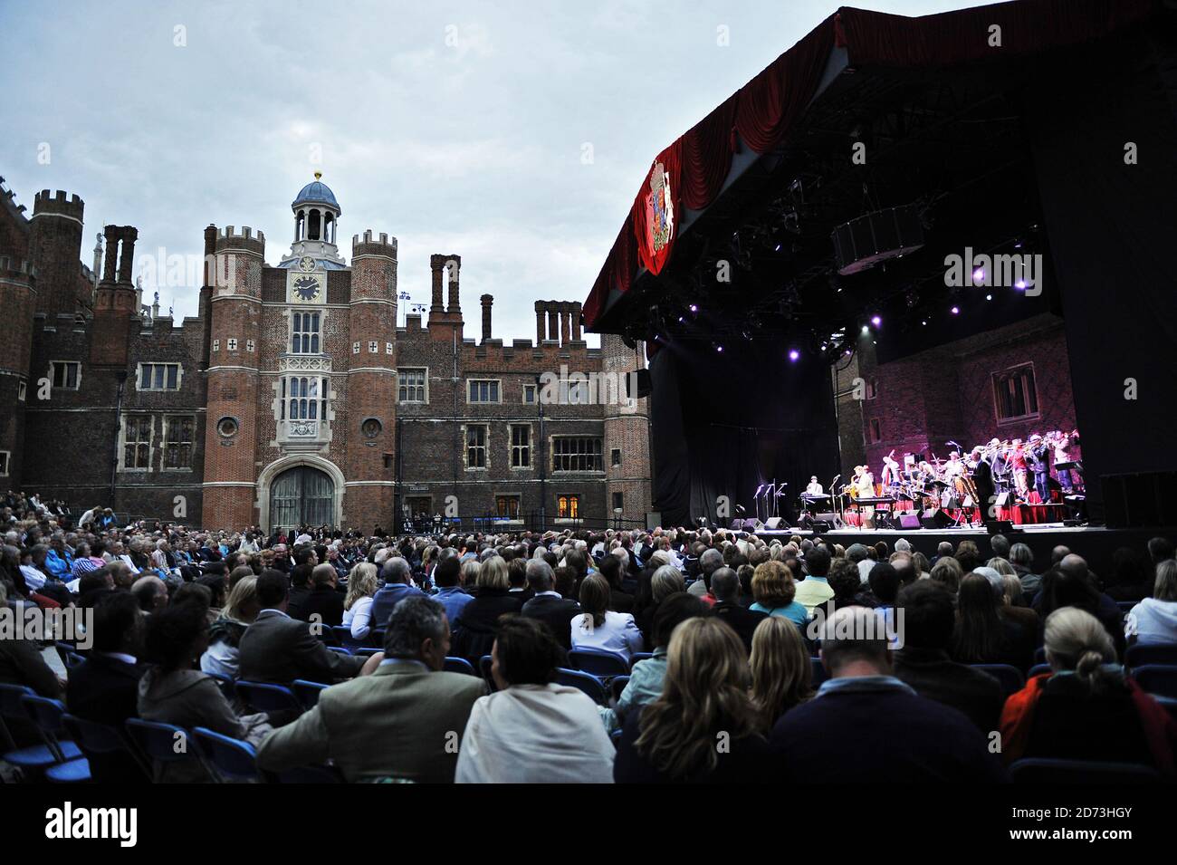 Hampton court palace festival hi-res stock photography and images - Alamy