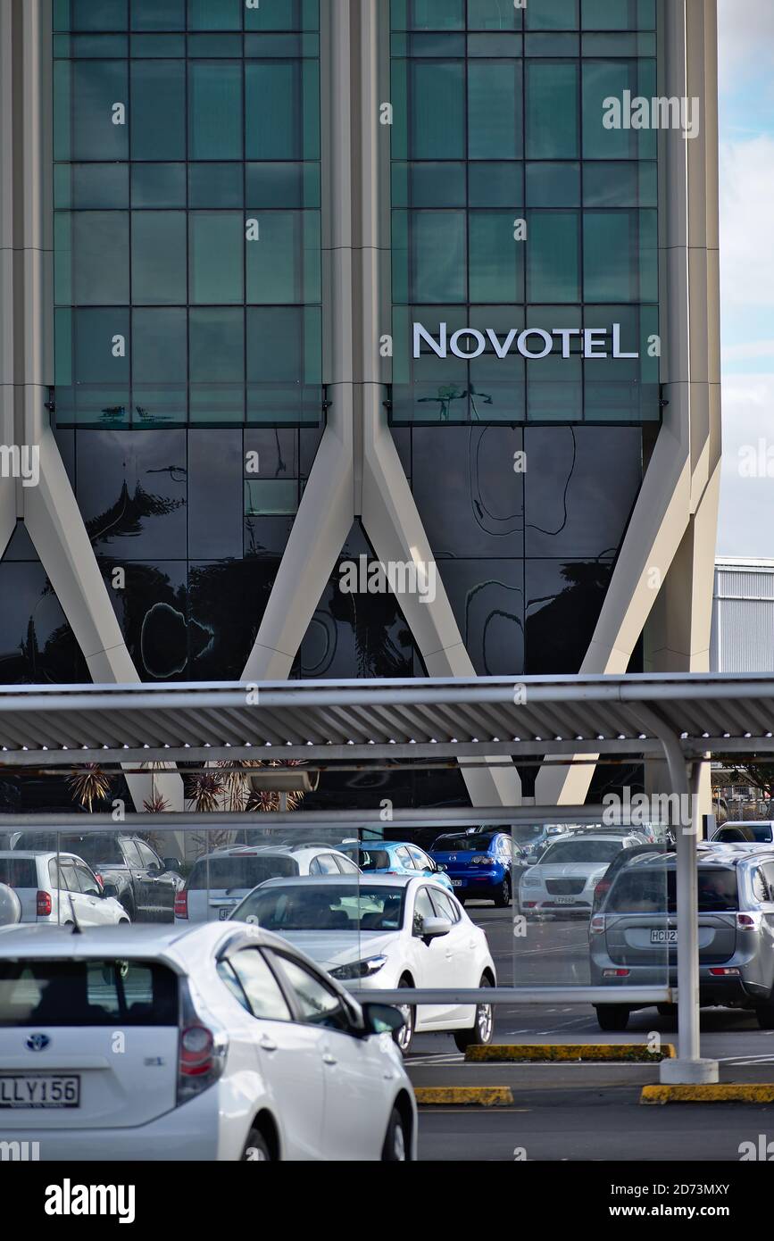 Novotel hotel symbol hi-res stock photography and images - Alamy