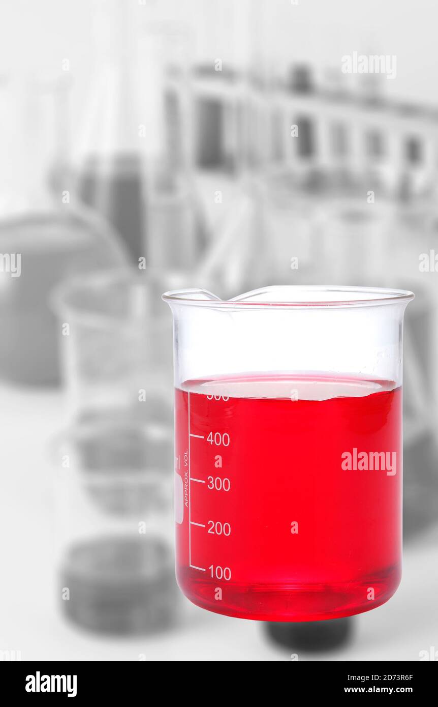 Chemical laboratory flask with liquid ( empty )- Beaker Stock Photo - Alamy