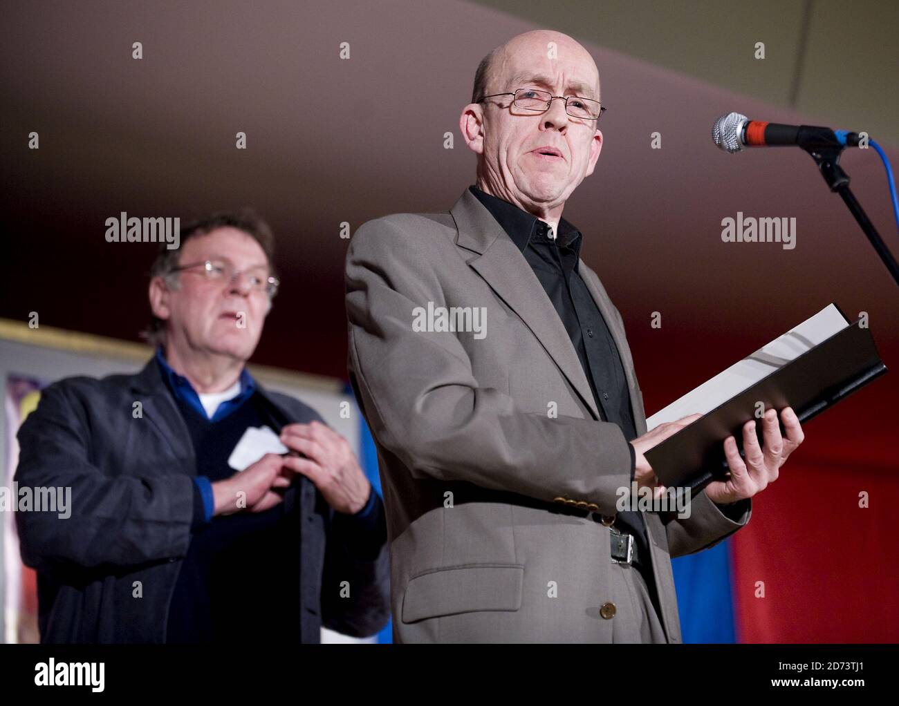 Tom Wilkinson (l) and Andy De La Tour perform at the TUC Aid Concert ...