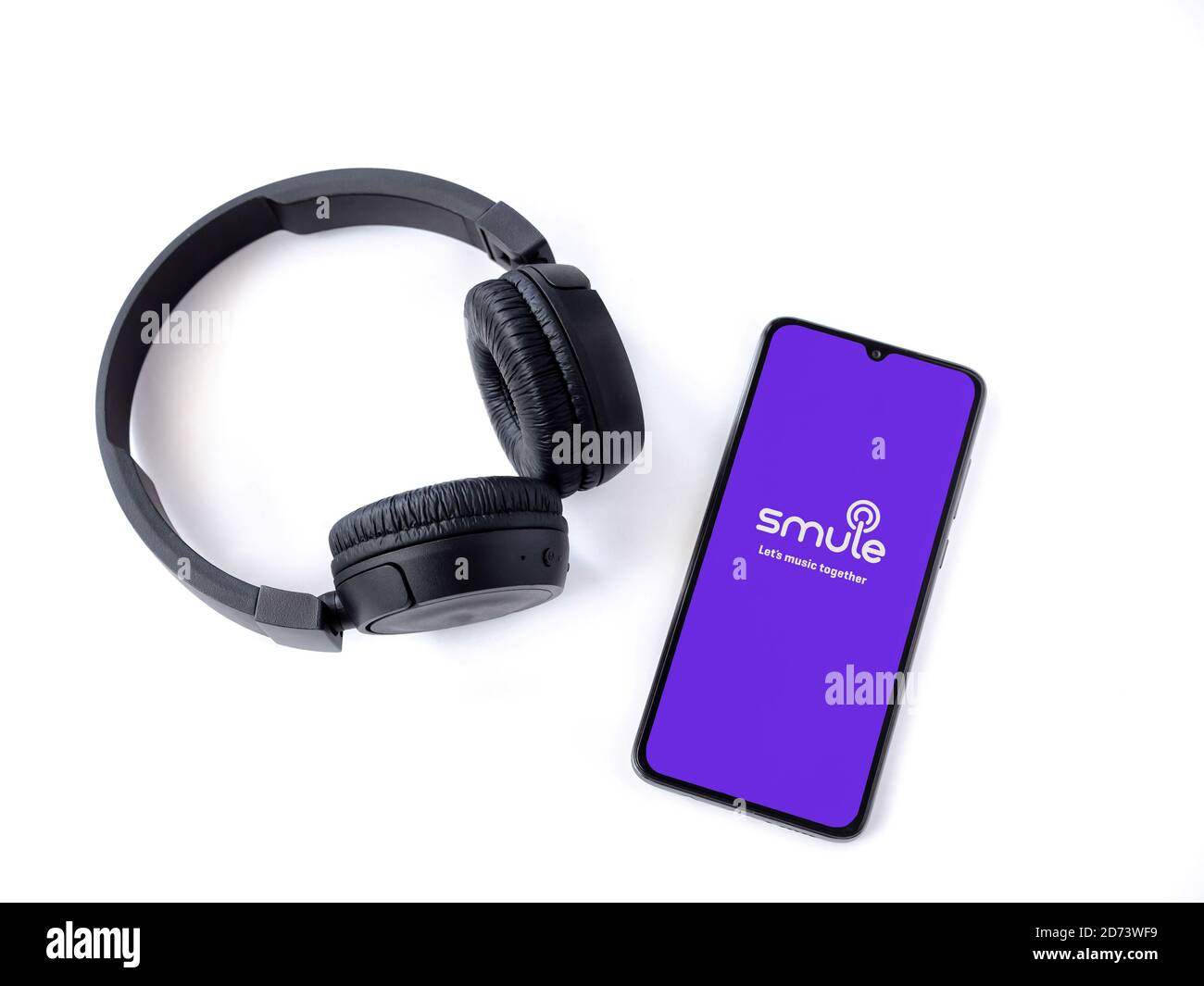 Lod, Israel - July 8, 2020: Black mobile smartphone with Smule app ... Lod, Israel - July 8, 2020: Black mobile smartphone with Smule app ...