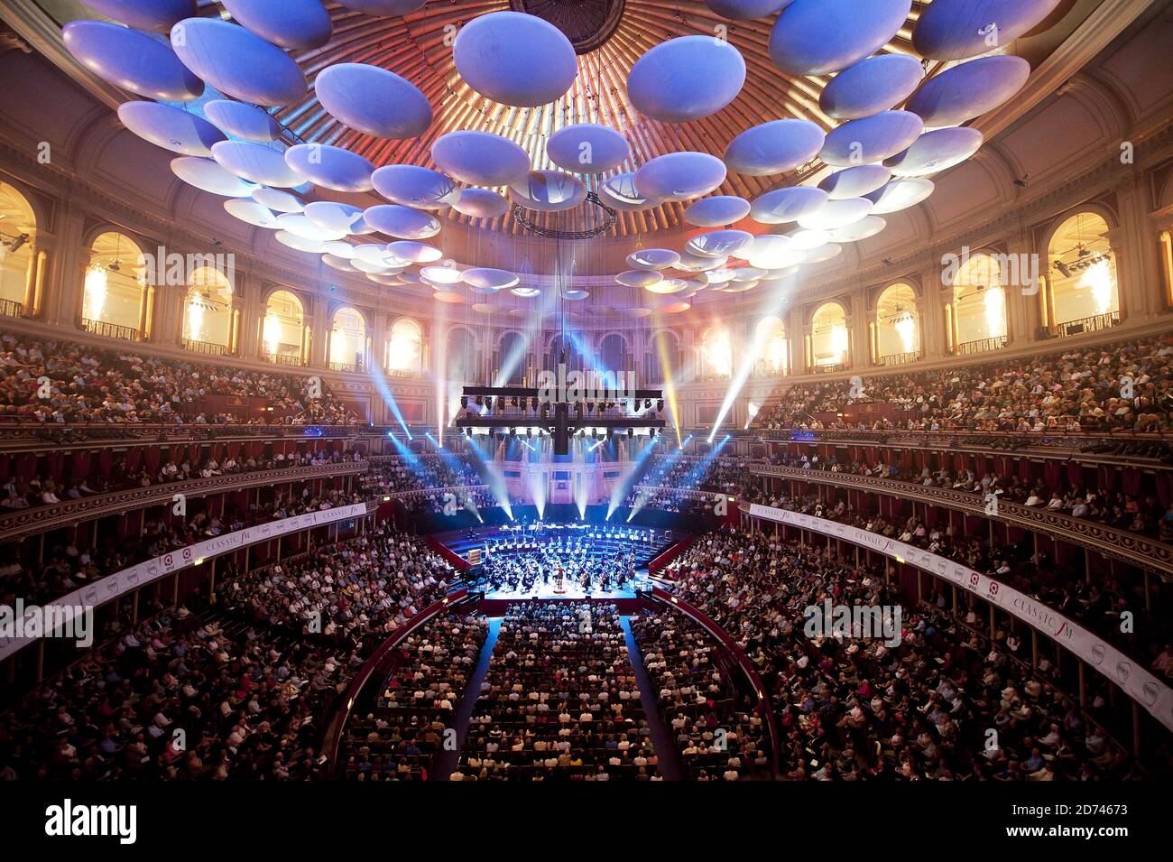 The Royal Liverpool Philharmonic Orchestra, conducted by Vasily ...