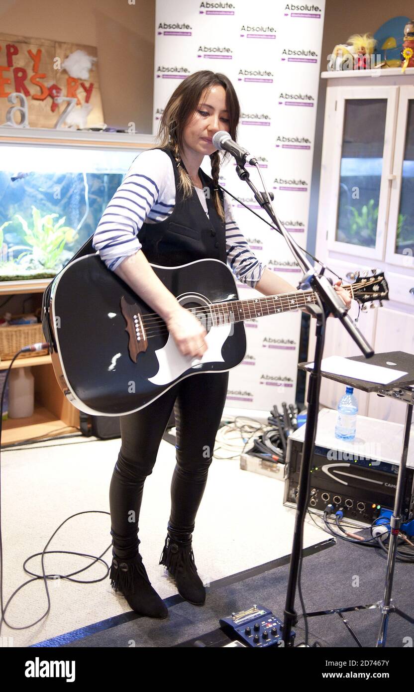 KT Tunstall performs live in the living room of Absolute Radio listener ...