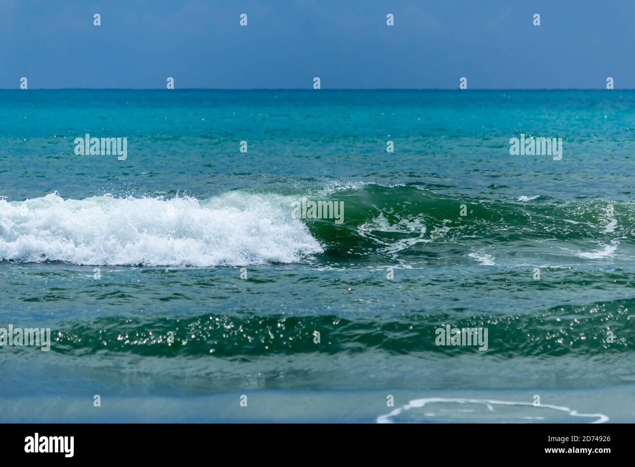 Turquoise wave hi-res stock photography and images - Alamy
