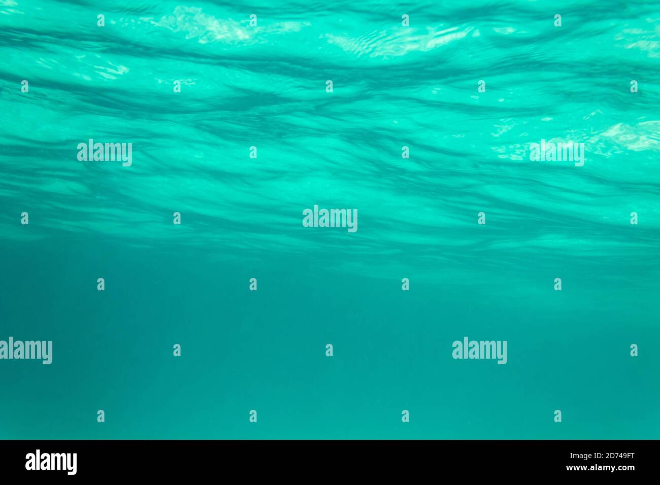 Underwater blue background hi-res stock photography and images - Alamy