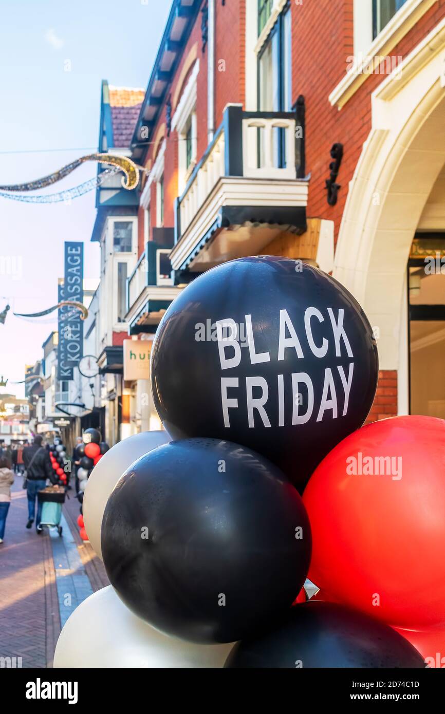 Black friday shopping balloon hi-res stock photography and images - Alamy