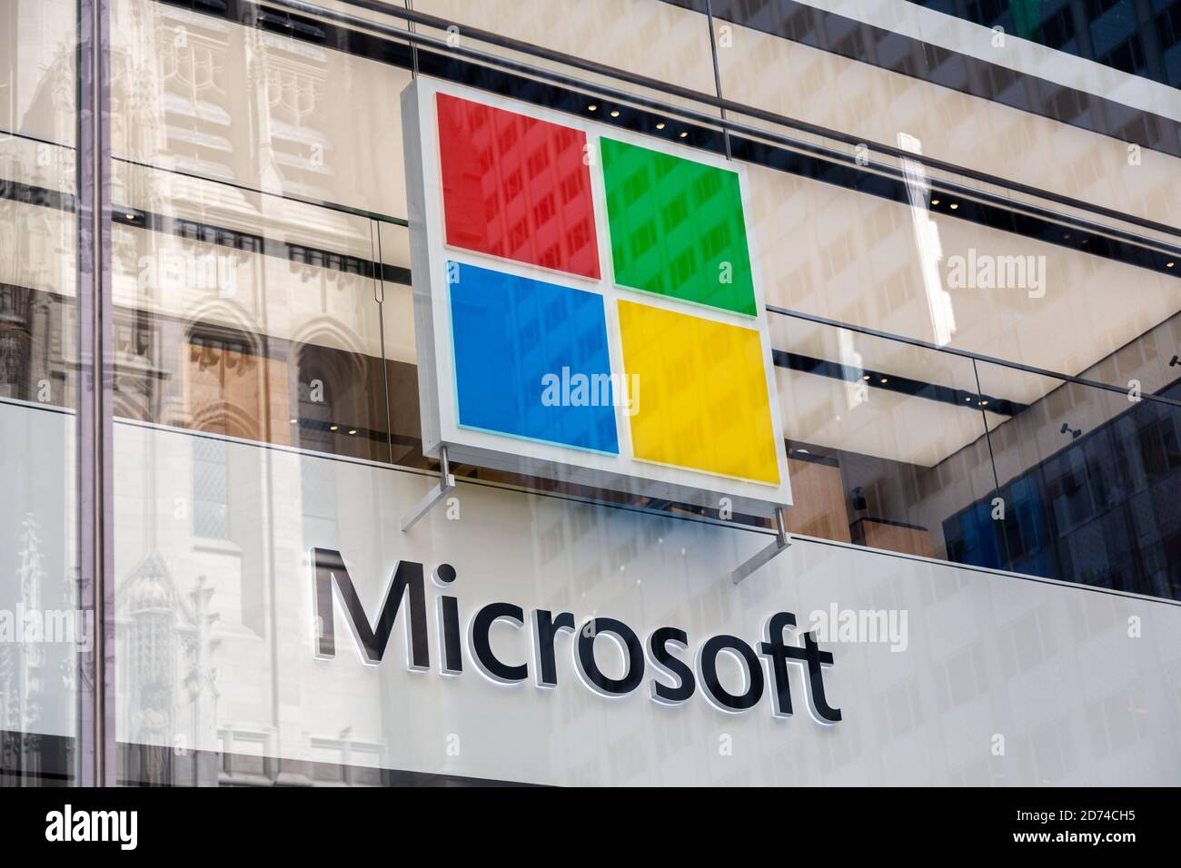 Microsoft logo close up. Microsoft Flagship Store Fifth Avenue ...