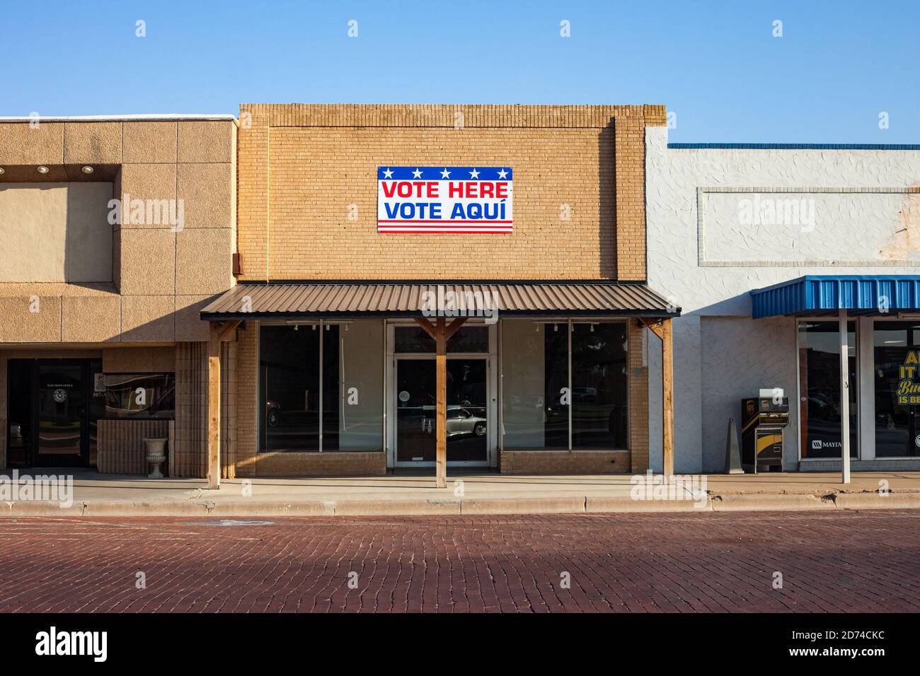 English polling station sign hi-res stock photography and images - Alamy