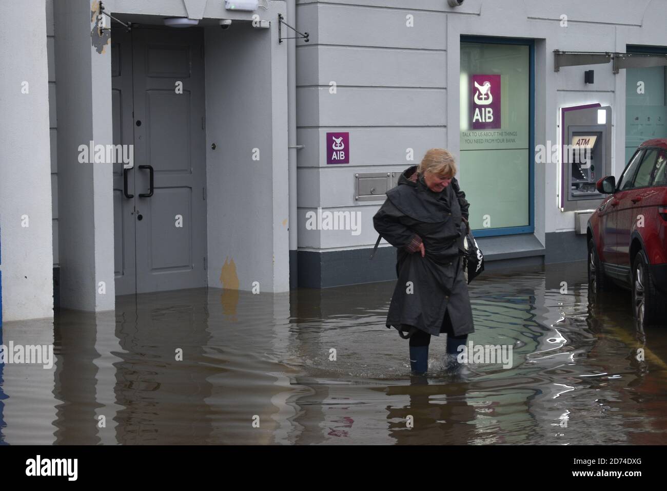 Wolfe Tone Square flooded as the country was warned of yellow warning ...