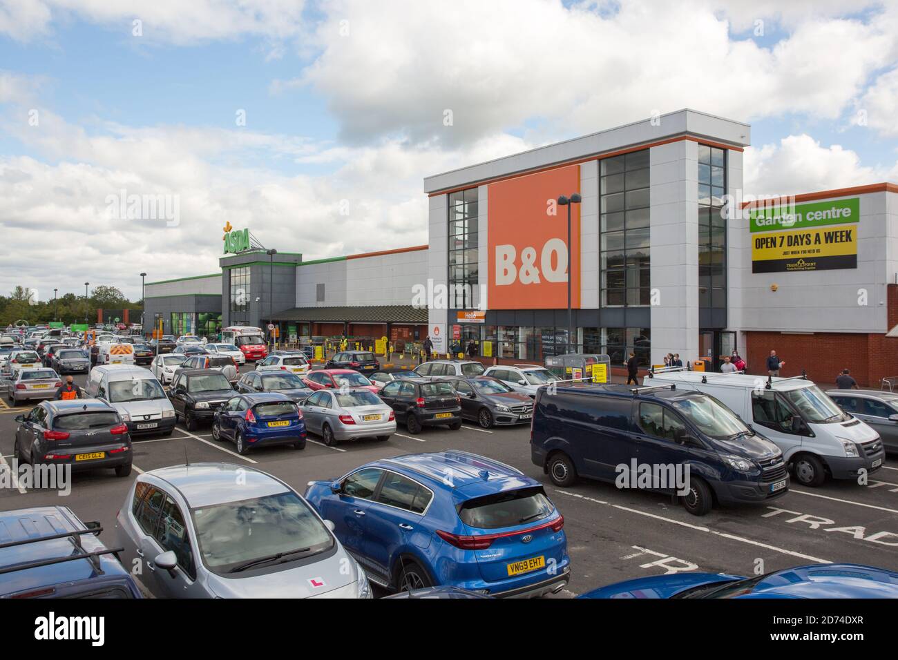 Mayfields Retail Park, Redditch Stock Photo - Alamy