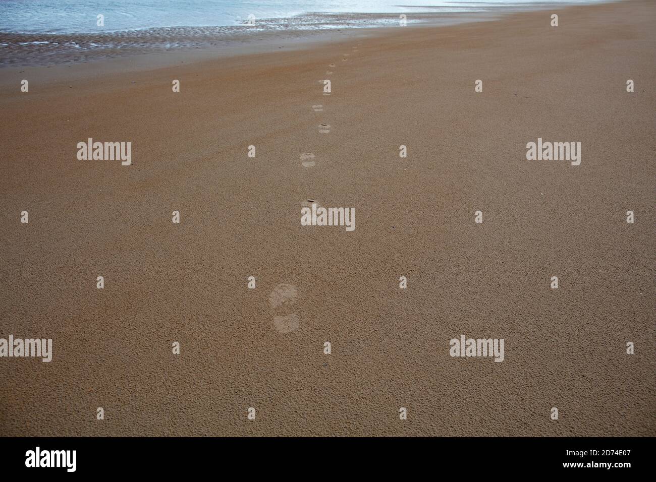 Schritte am strand hi-res stock photography and images - Alamy