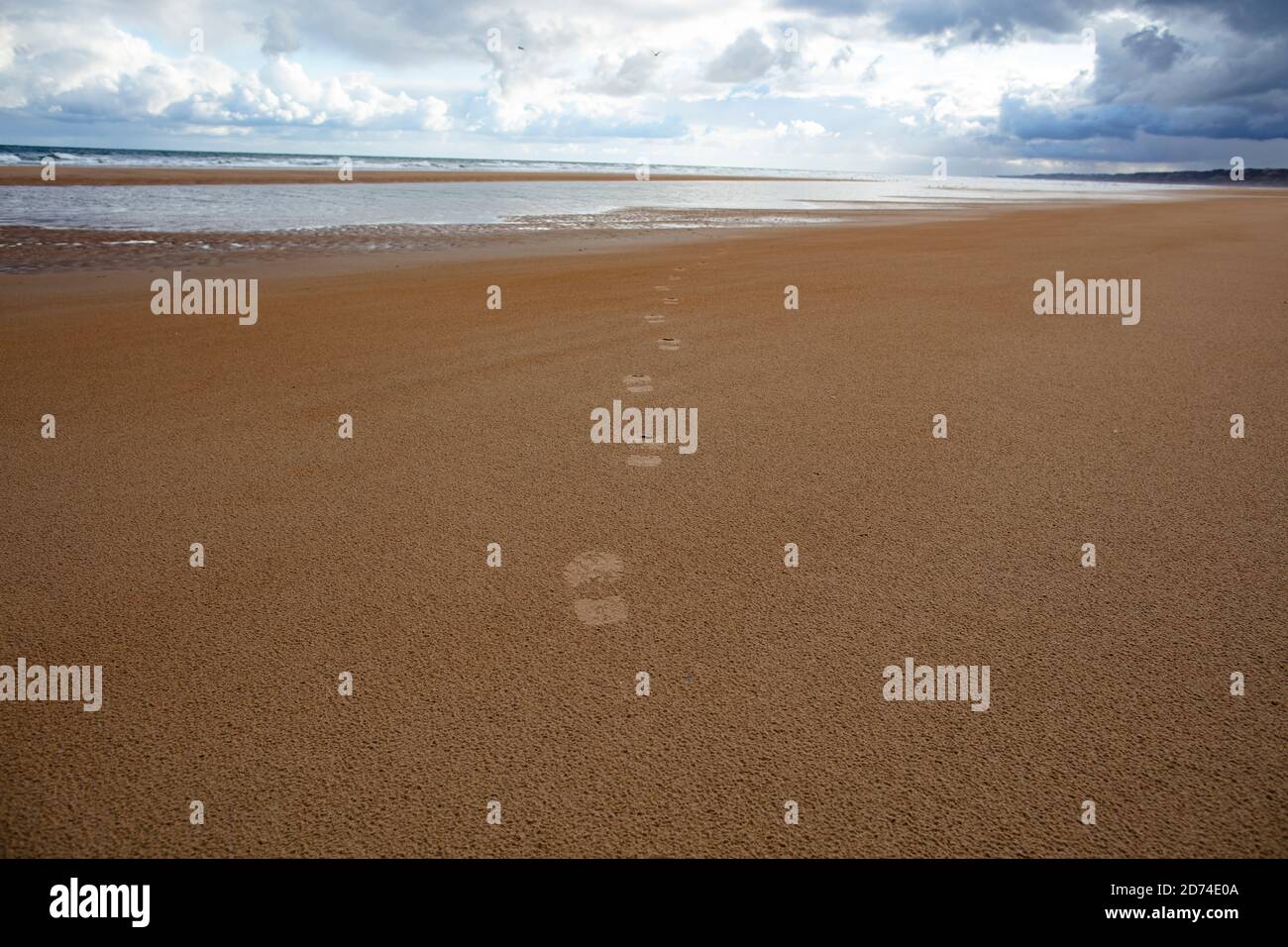 Schritte am strand hi-res stock photography and images - Alamy