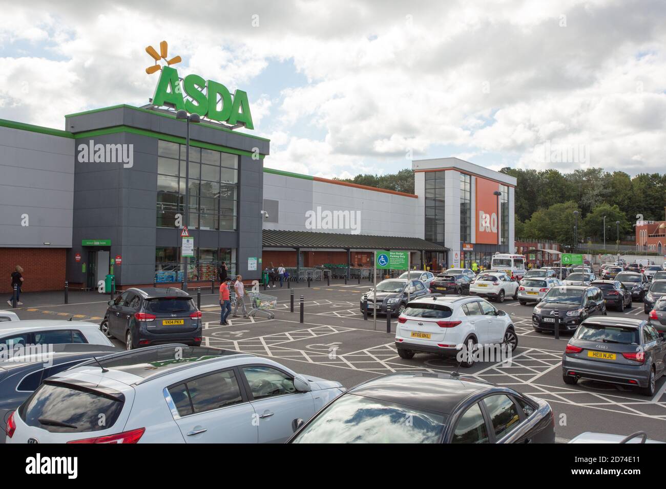 Mayfields Retail Park, Redditch Stock Photo - Alamy