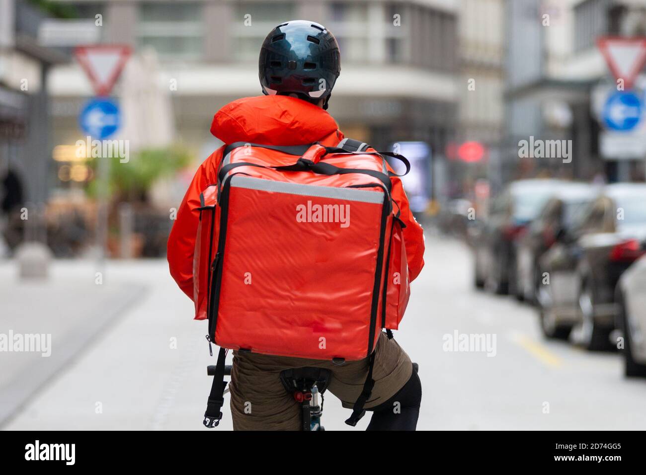Courier guy delivering food hi-res stock photography and images - Alamy