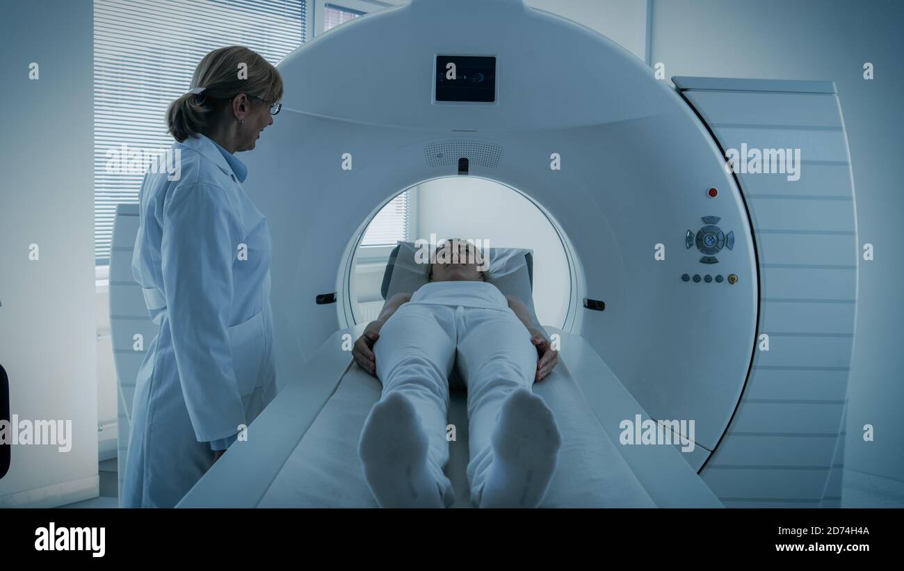 Clinic laboratory scanner tech hi-res stock photography and images - Alamy