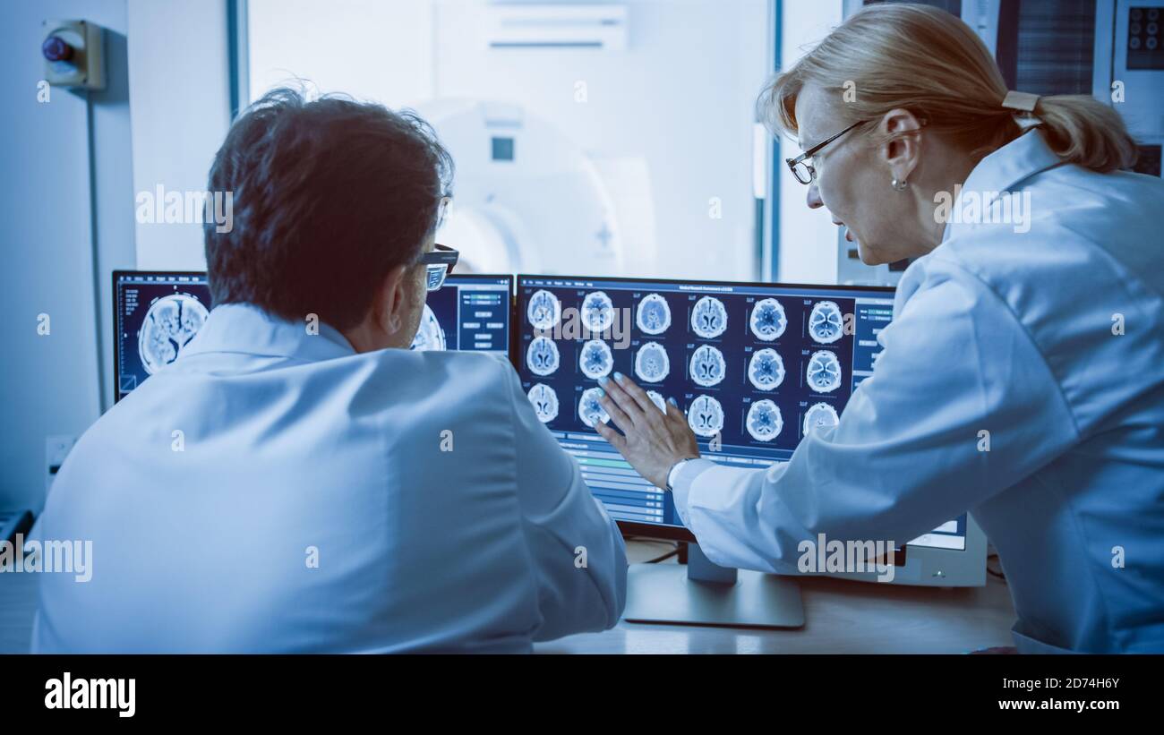 Doctor watching patient control room hi-res stock photography and ...