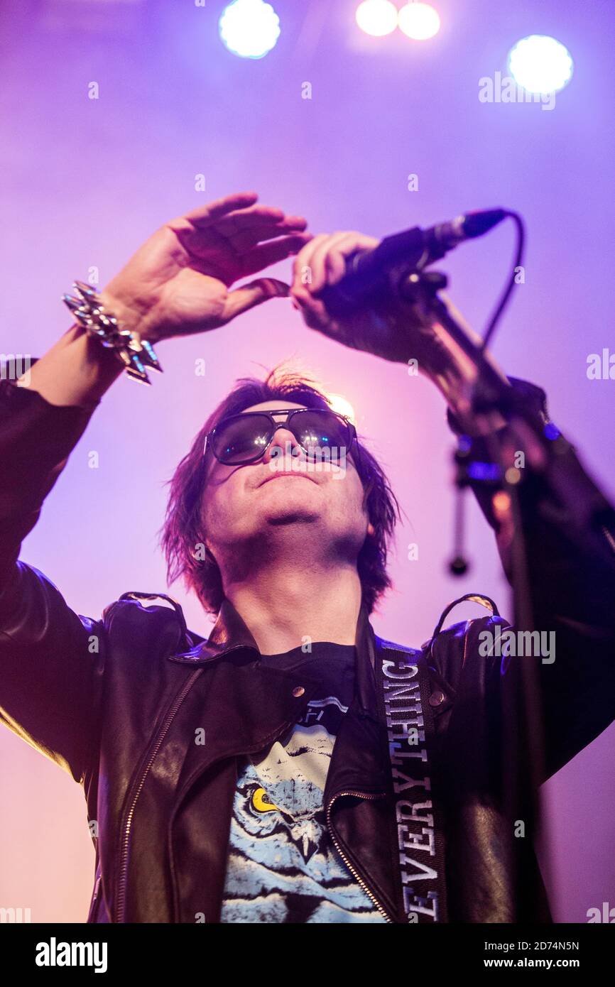 Nicky wire hi-res stock photography and images - Alamy