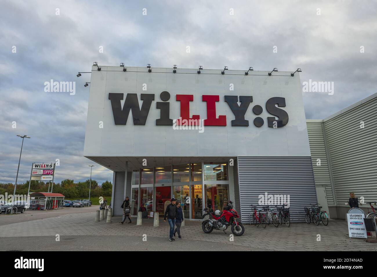 Close up view of entrance in grocery store Willy:s. Business concept ...
