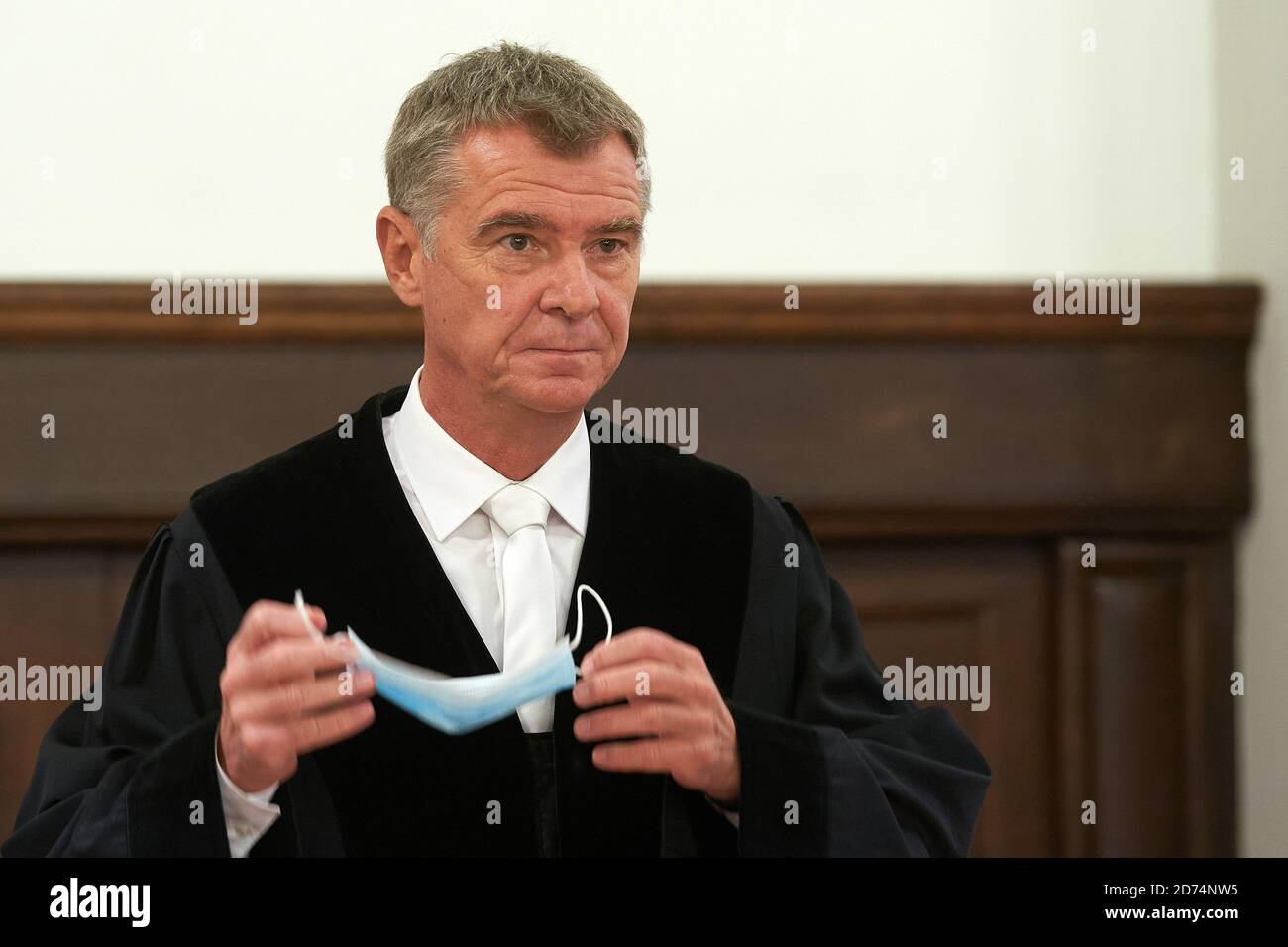 High ranking judge hi-res stock photography and images - Alamy