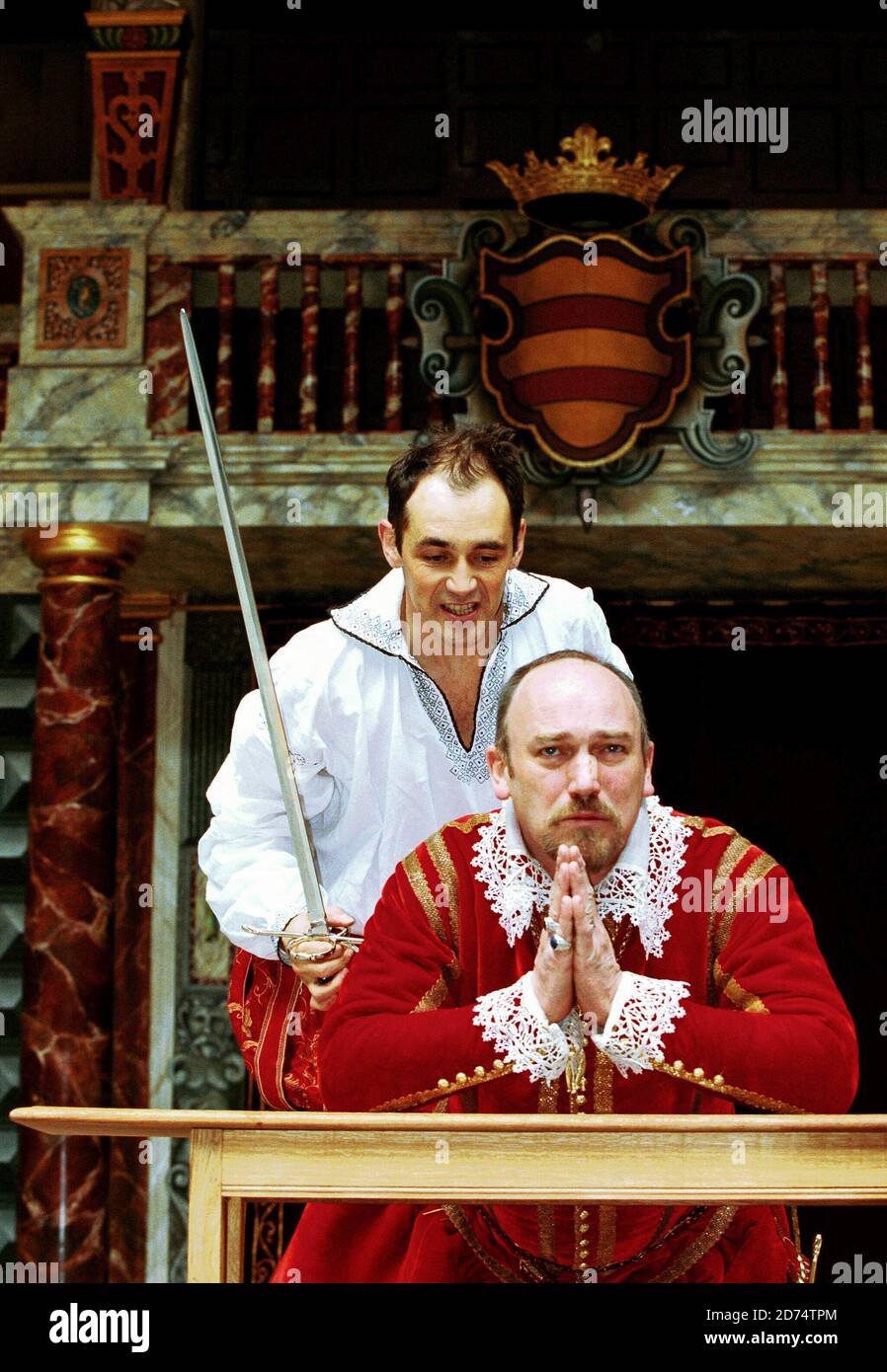 (front) Tim Woodward (Claudius), Mark Rylance (Hamlet) in HAMLET by ...