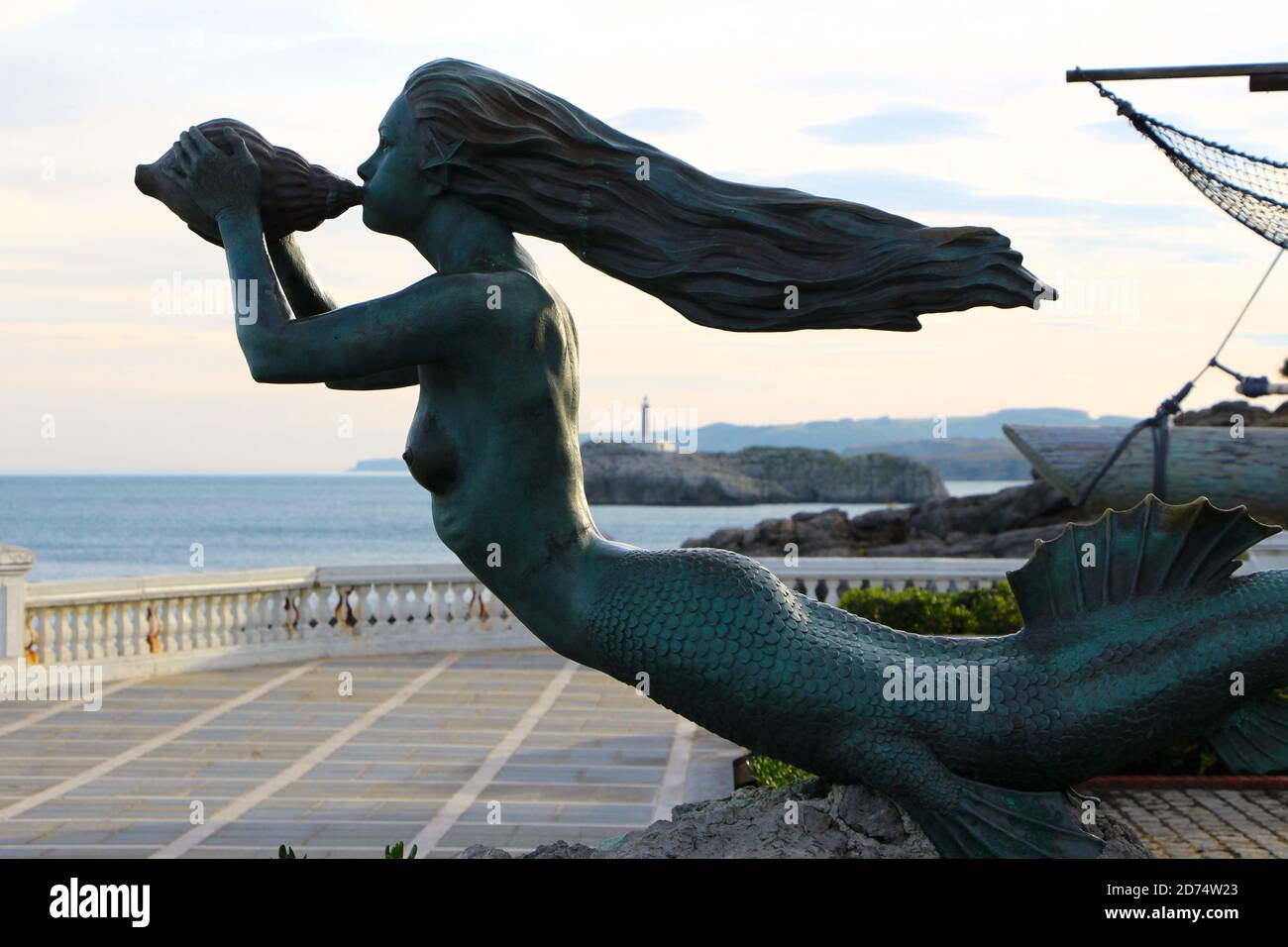 Mermaid Sculpture High Resolution Stock Photography and Images - Alamy