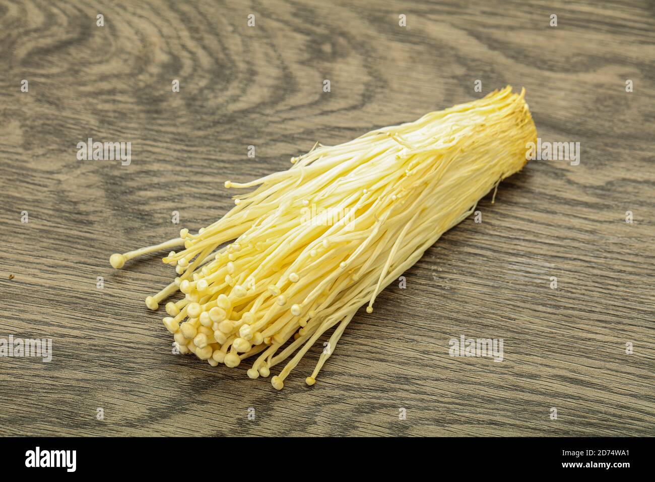 Superfood - Raw Enoki mushrooms Asian cuisine Stock Photo - Alamy