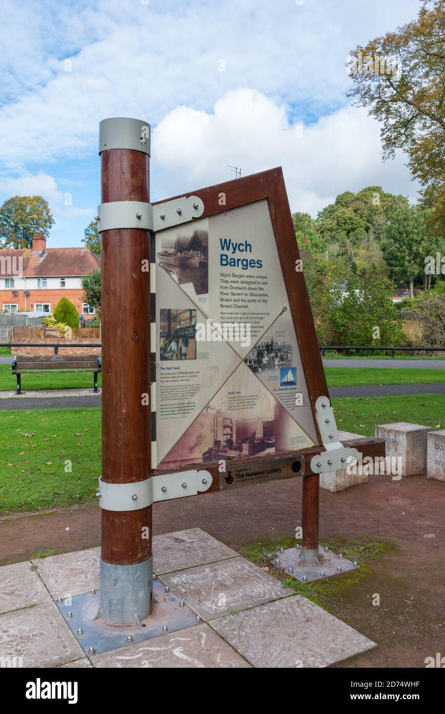 Wych barge monument hi-res stock photography and images - Alamy