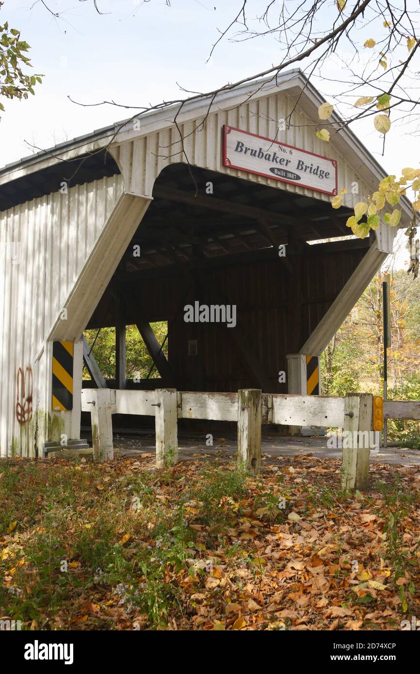 Brubaker Bridge. Covered Bridge built in 1887. Autumn view. Gratis ...