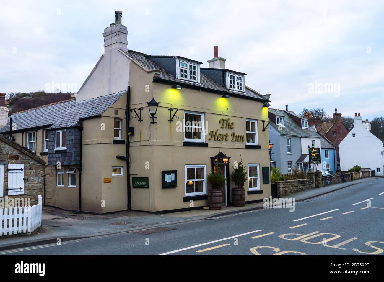 The hart inn pub sandsend hi-res stock photography and images - Alamy